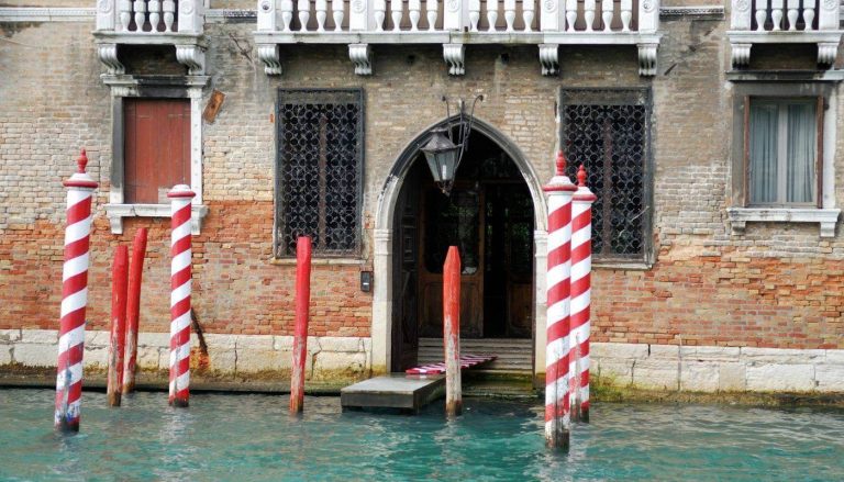 The Venetian wooden Poles and Mooring Posts | Venice Tours